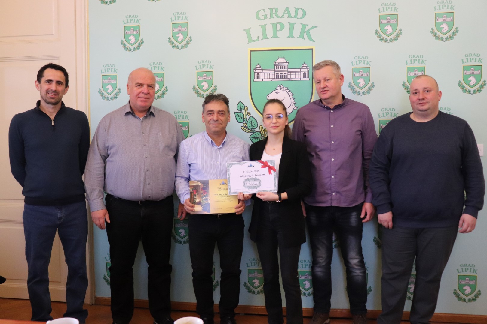 Nagrada za najljepšu božićnu okućnicu pripala obitelji Nagy iz Marinog ...