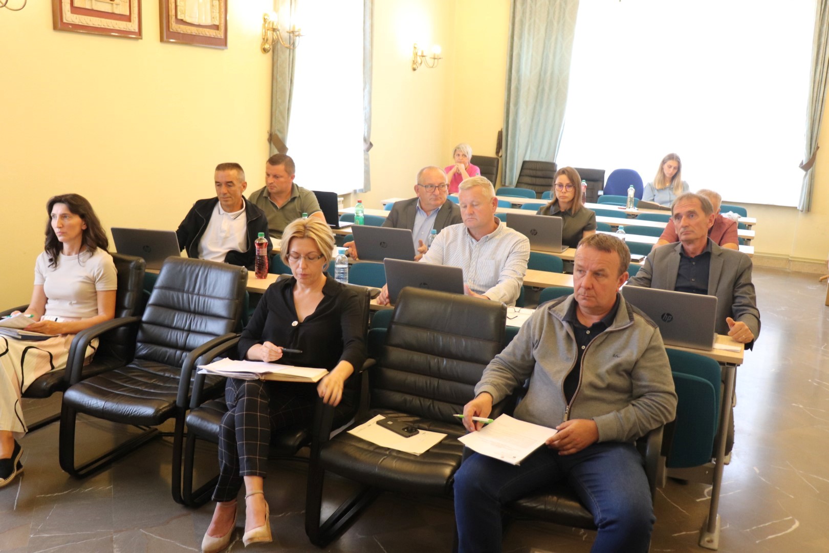 GRADSKO VIJEĆE LIPIKA USVOJILO NOVE ODLUKE: Od godišnjih nagrada do ...